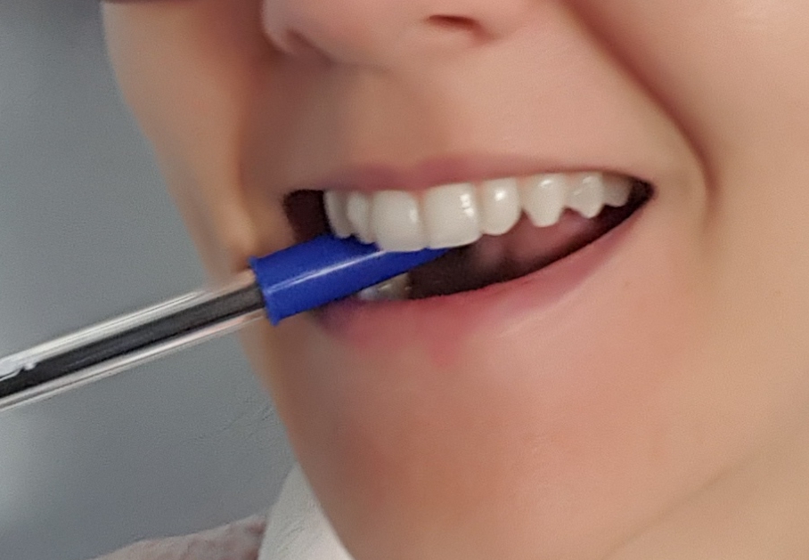 ¿Tienes algún mal hábito que perjudica tu salud oral? - Dental Mulet